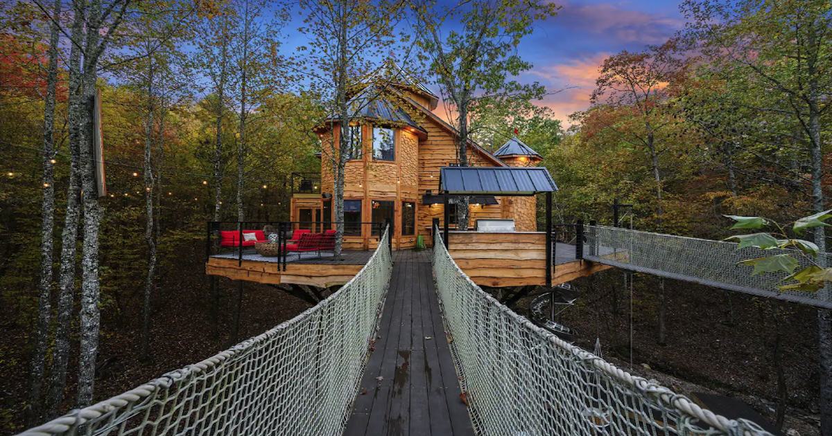 オクラホマ州の小さな町にあるこの Airbnb に宿泊して、1800 年代の歴史的な建物で眠りましょう